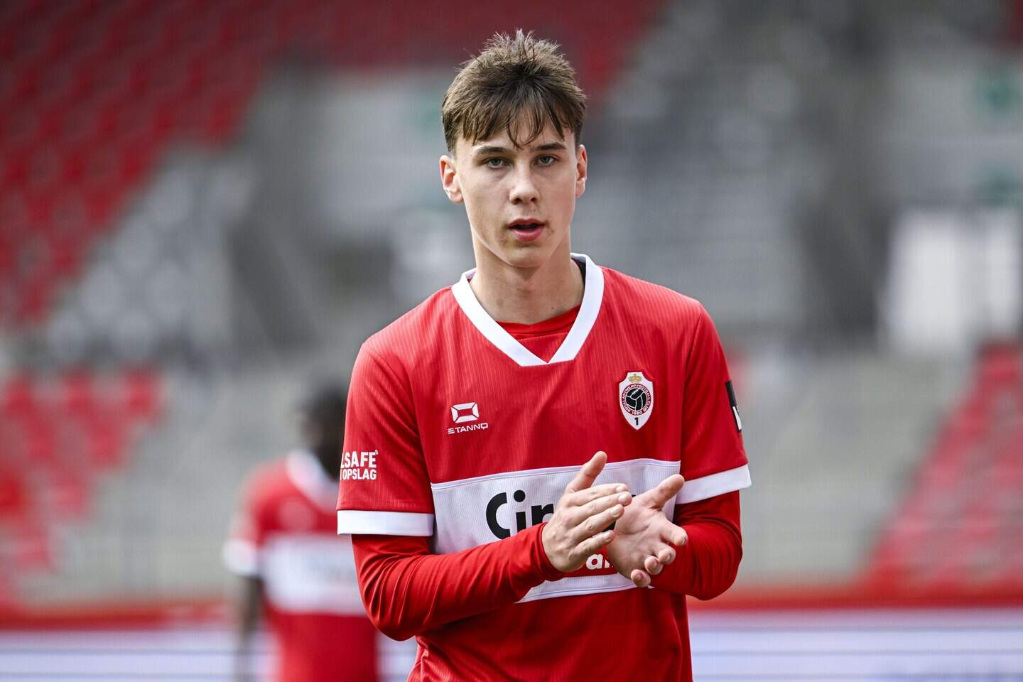 Eén van de grootste verdedigende talenten van België en ‘de nieuwe ...