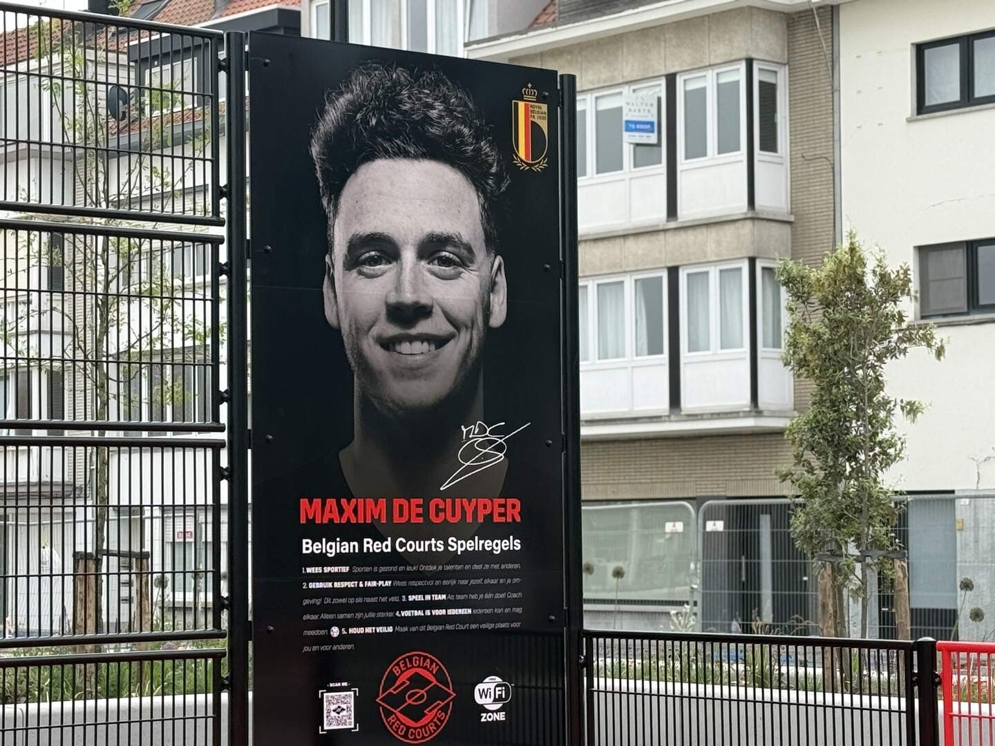 Rode Duivel Maxim De Cuyper opent eigen Red Court in ‘zijn’ Knokke ...