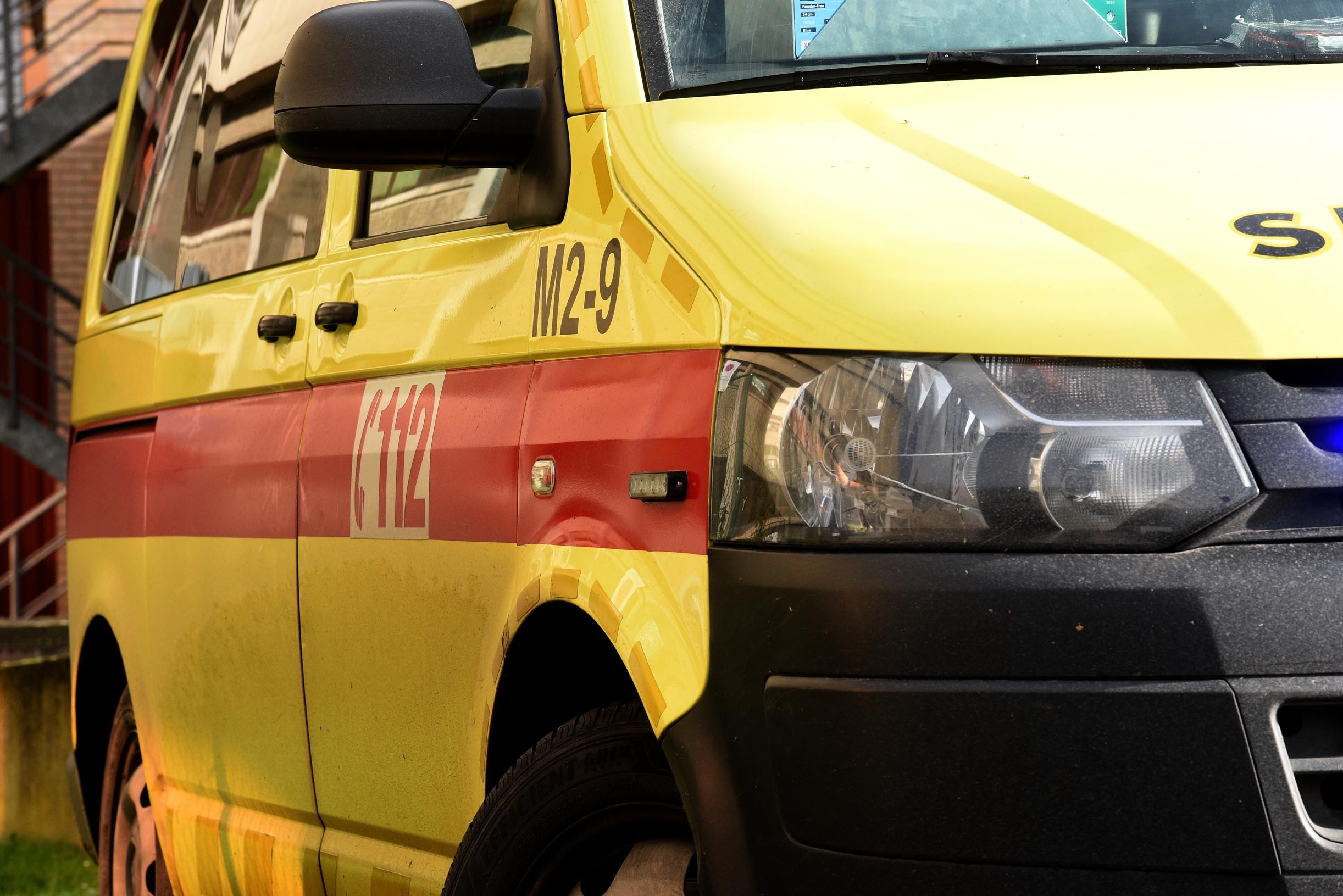 Fietser lichtgewond na aanrijding met auto | GVA
