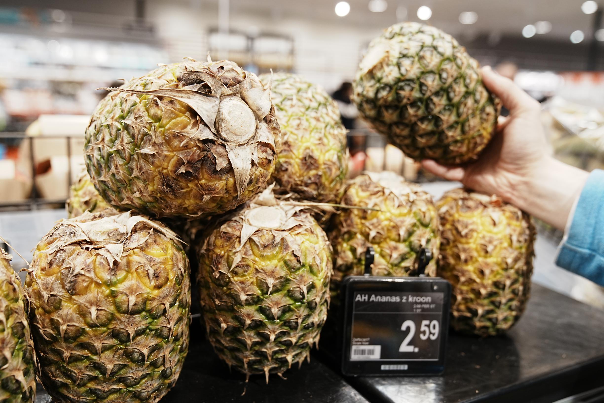 Waarom de ananas voortaan zonder kroon in de supermarkt ligt | Nieuwsblad