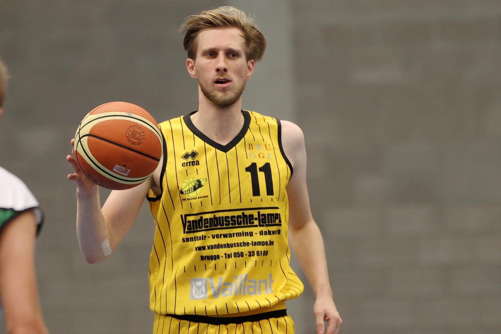 Redder in nood Wim Debbaut is voor 80% klaar met het Racing Brugge van ...