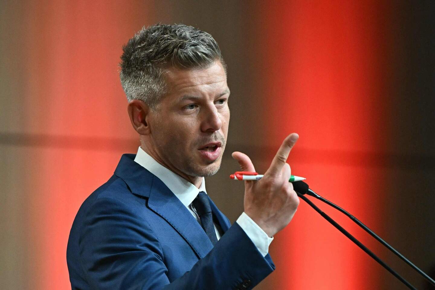 Van medewerker van Orbán tot de man die hem uiteindelijk van de macht ...