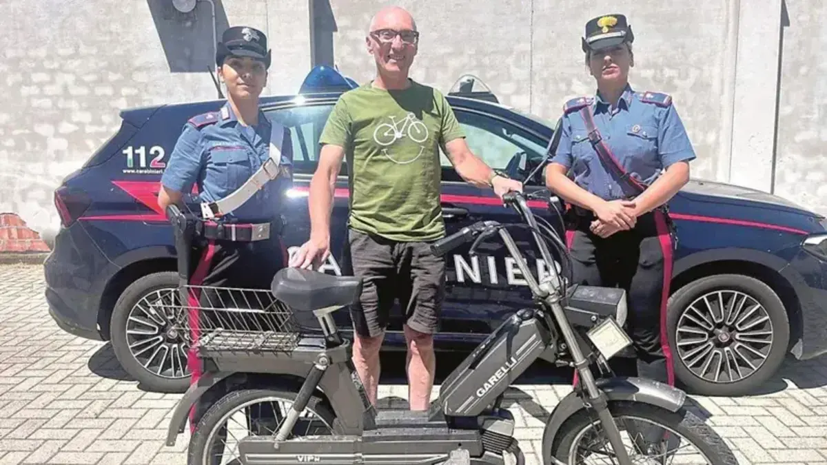 Italiaanse politie vindt bromfiets 42 jaar na diefstal terug en bezorgt ...