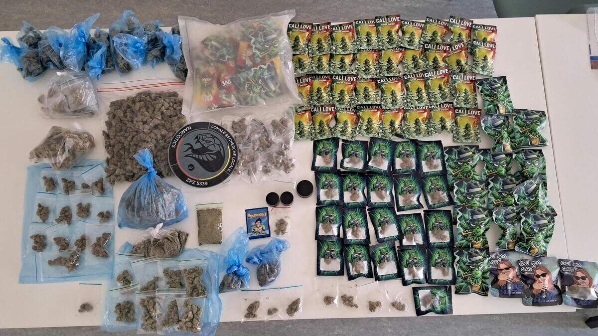 Lokale politie ontmantelt netwerk dat drugs verkocht via sociale media ...