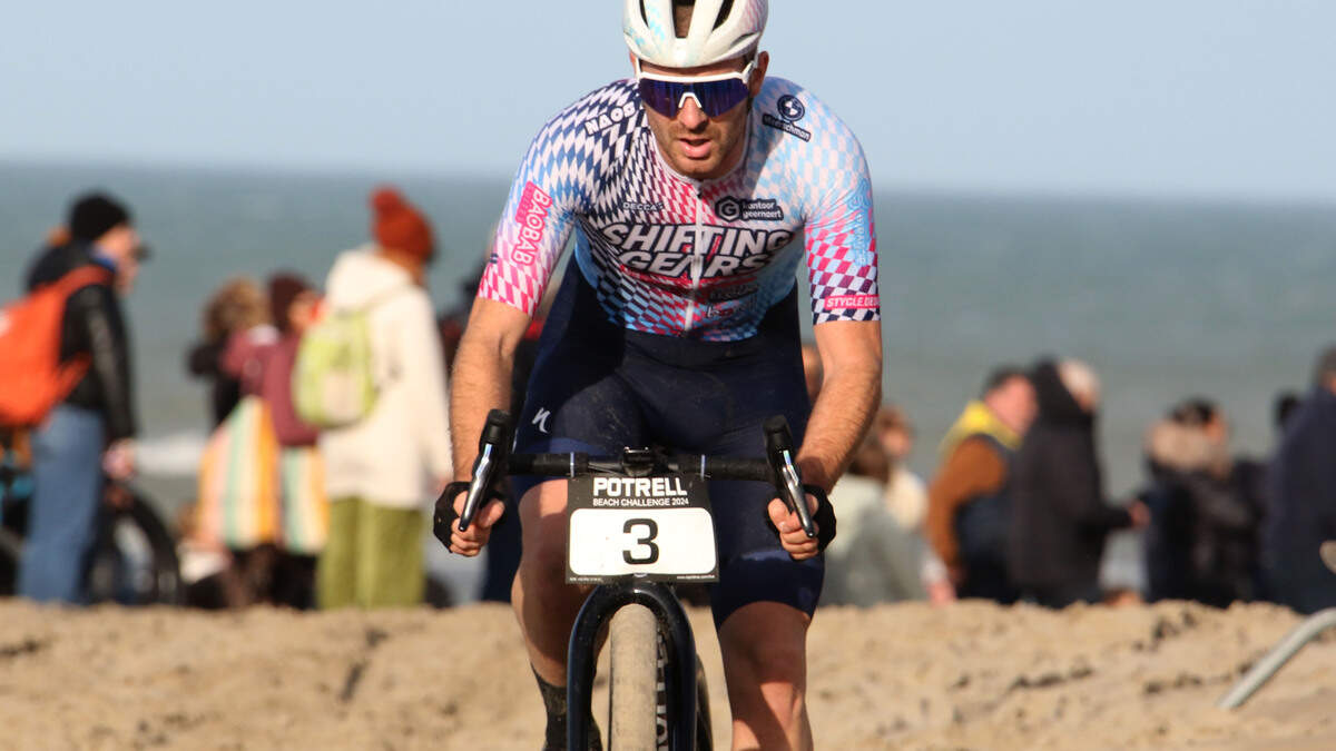 Cédric Defreyne topt affiche van eerste beachrace in Knokke-Heist ...
