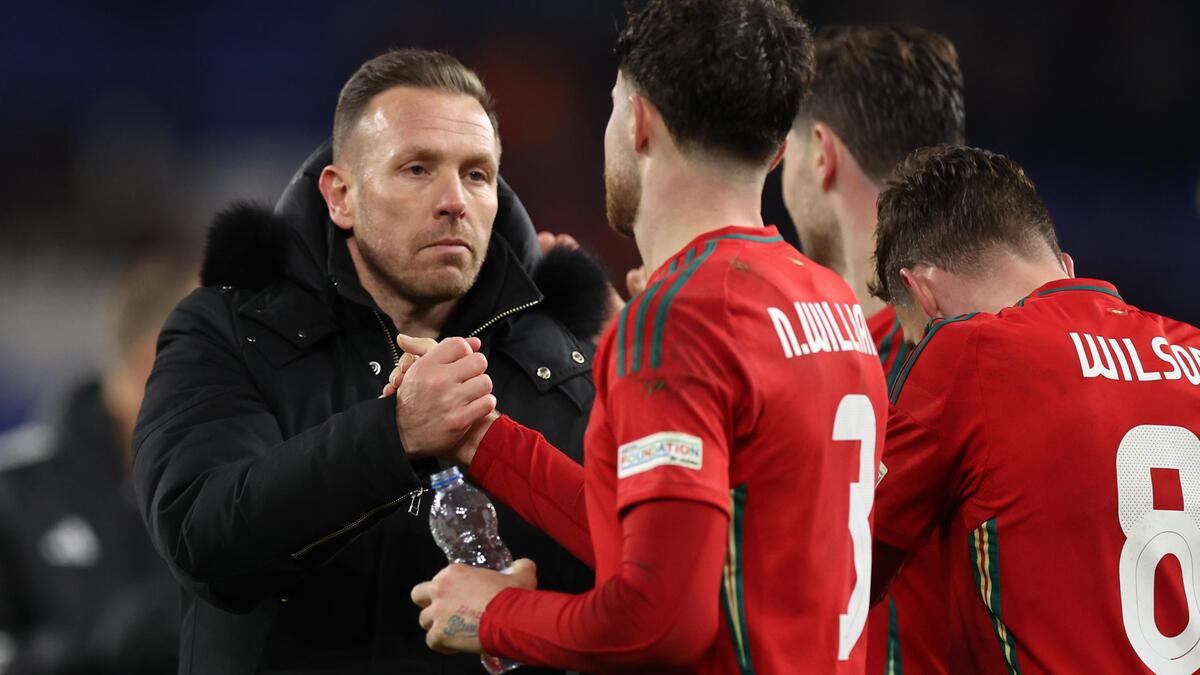 Welshe bondscoach Craig Bellamy roept 27 spelers op voor clash tegen ...