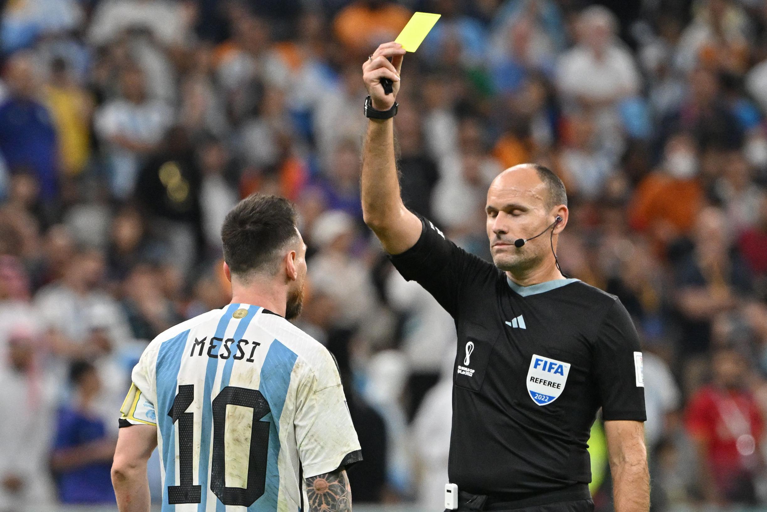Recordaantal gele kaarten zonder gevolgen voor Argentinië: Messi en co ...