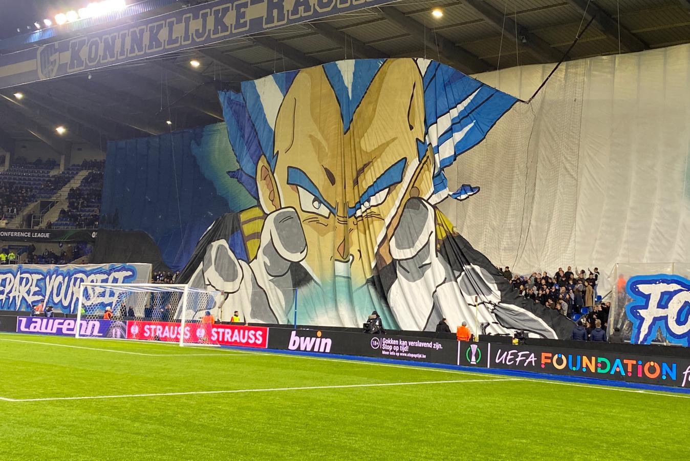 KRC Genk-fans pakken uit met knappe tifo | Nieuwsblad