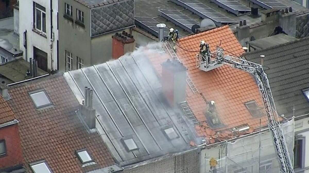 Brandweerman loopt hitteslag op bij blussen woningbrand | Nieuwsblad