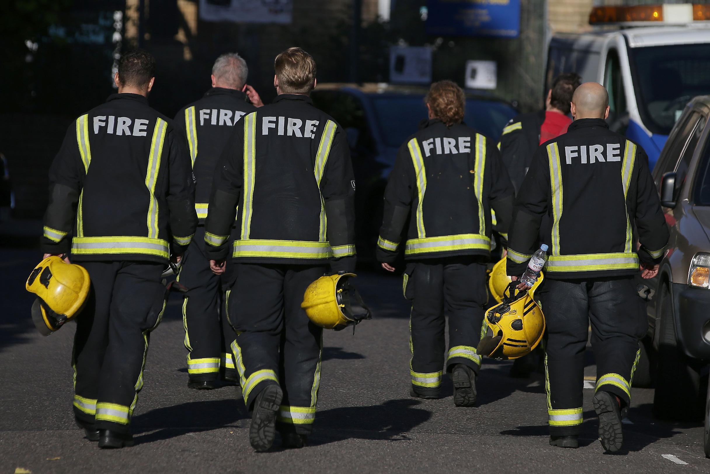 Vijf leden van zelfde familie omgekomen bij brand in huis in Londen ...