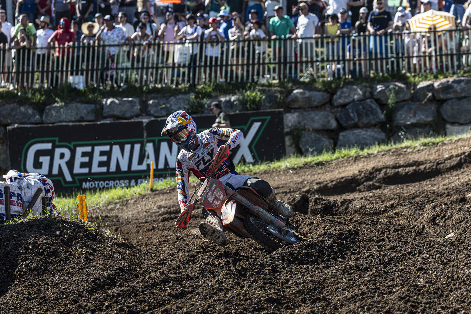 Lucas Coenen wint beide reeksen GP van Duitsland in MXGP en diept ...