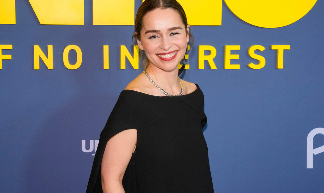 Actrice Emilia Clarke ontkracht geruchten over salarissen bij ‘Game of ...