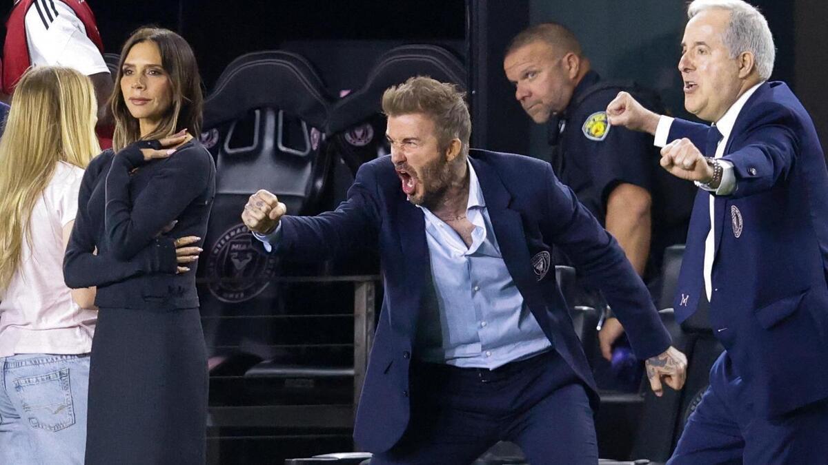 Foto van Victoria en David Beckham zorgt voor hilariteit: “De emoties ...