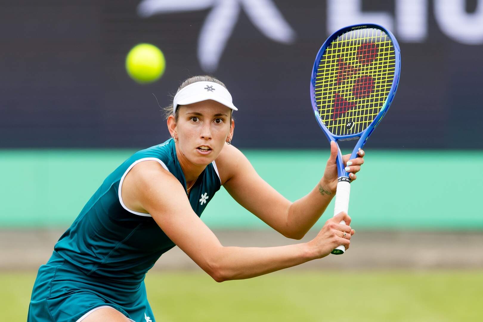 Titelverdedigster Elise Mertens is snel uitgeschakeld op grastoernooi ...