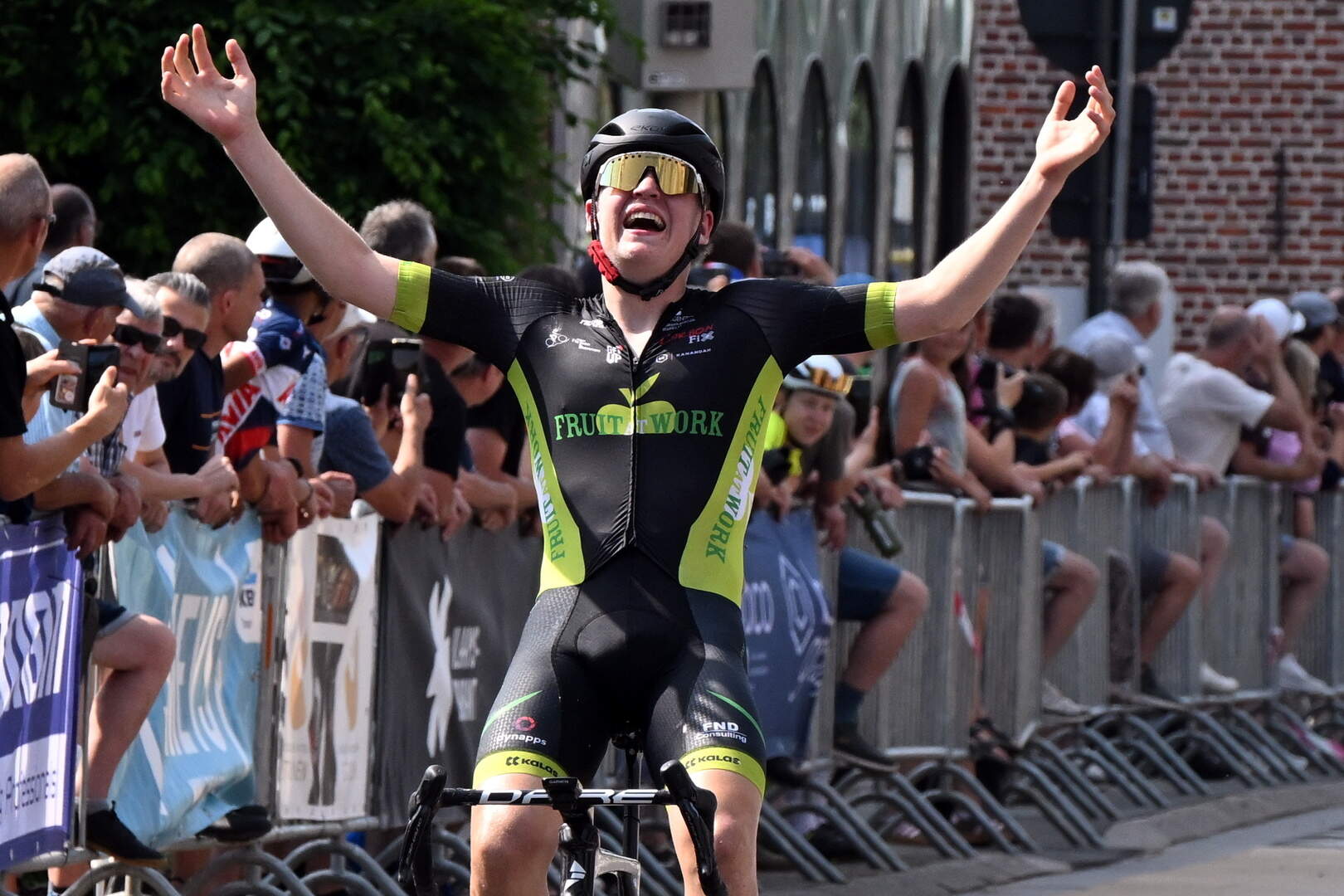 Limburger Kay’ren Bonnet wint opener Vermarc Cyling Project, Sebastien ...