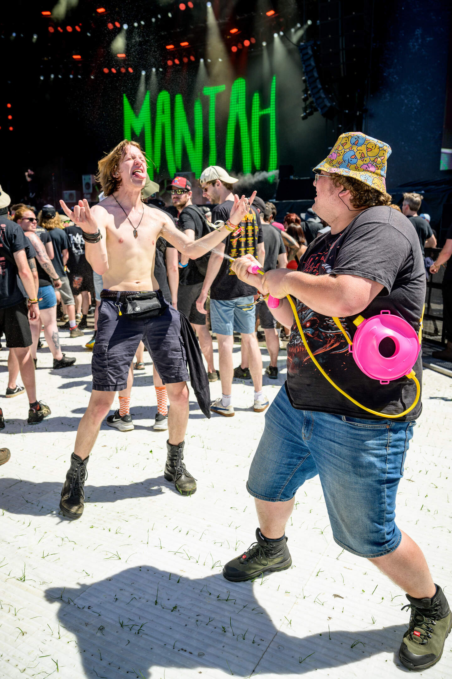 IN BEELD. Genoeg drank, al dan niet artistiek naakt en hete outfits: zo ...