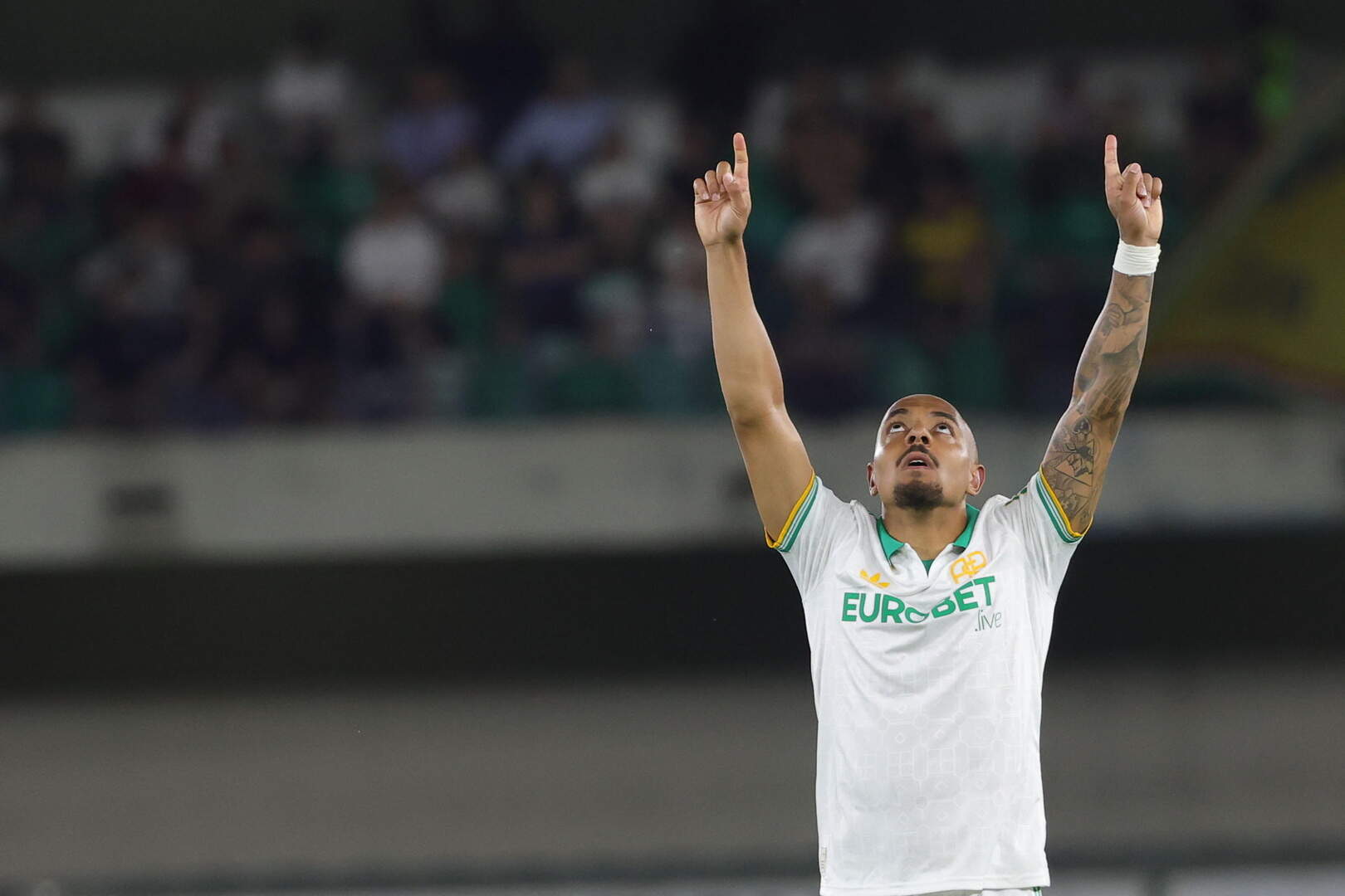 AS Roma neemt Donyell Malen definitief over van Aston Villa na ...